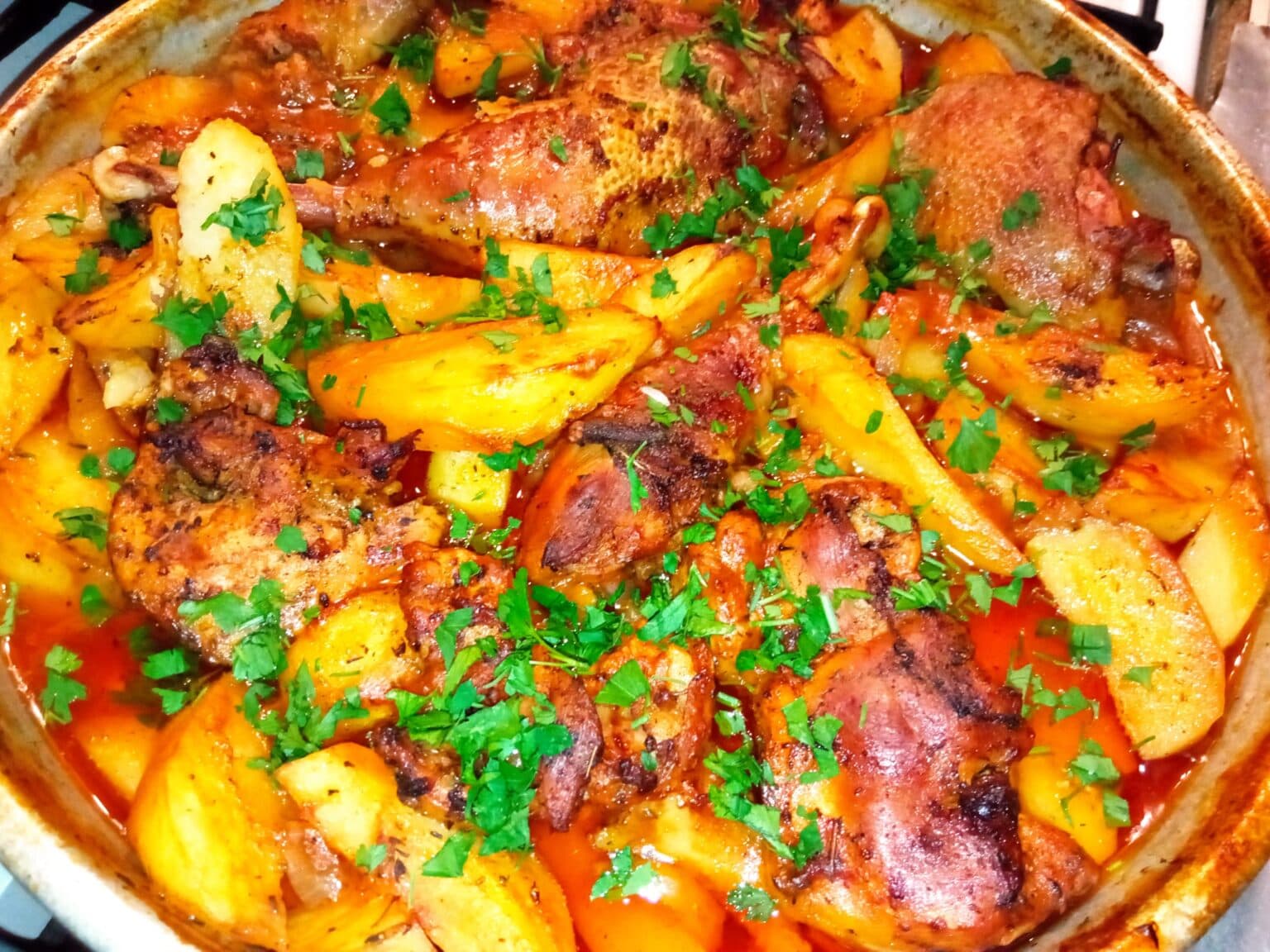 Cartofi la cuptor cu pui de țară • Sasha Cuisine