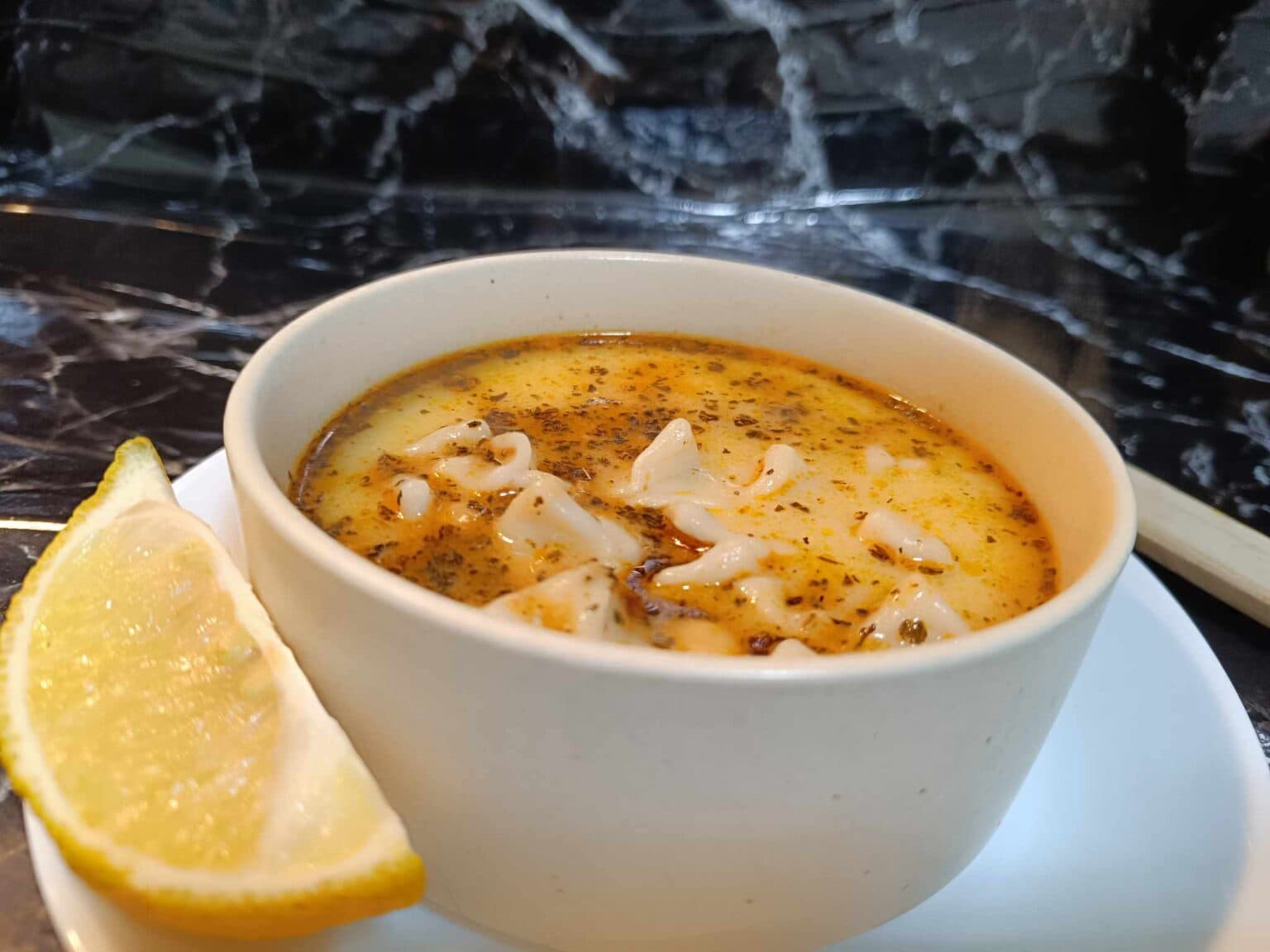 Mantı çorbası – Supa turceasca de ravioli • Sasha Cuisine