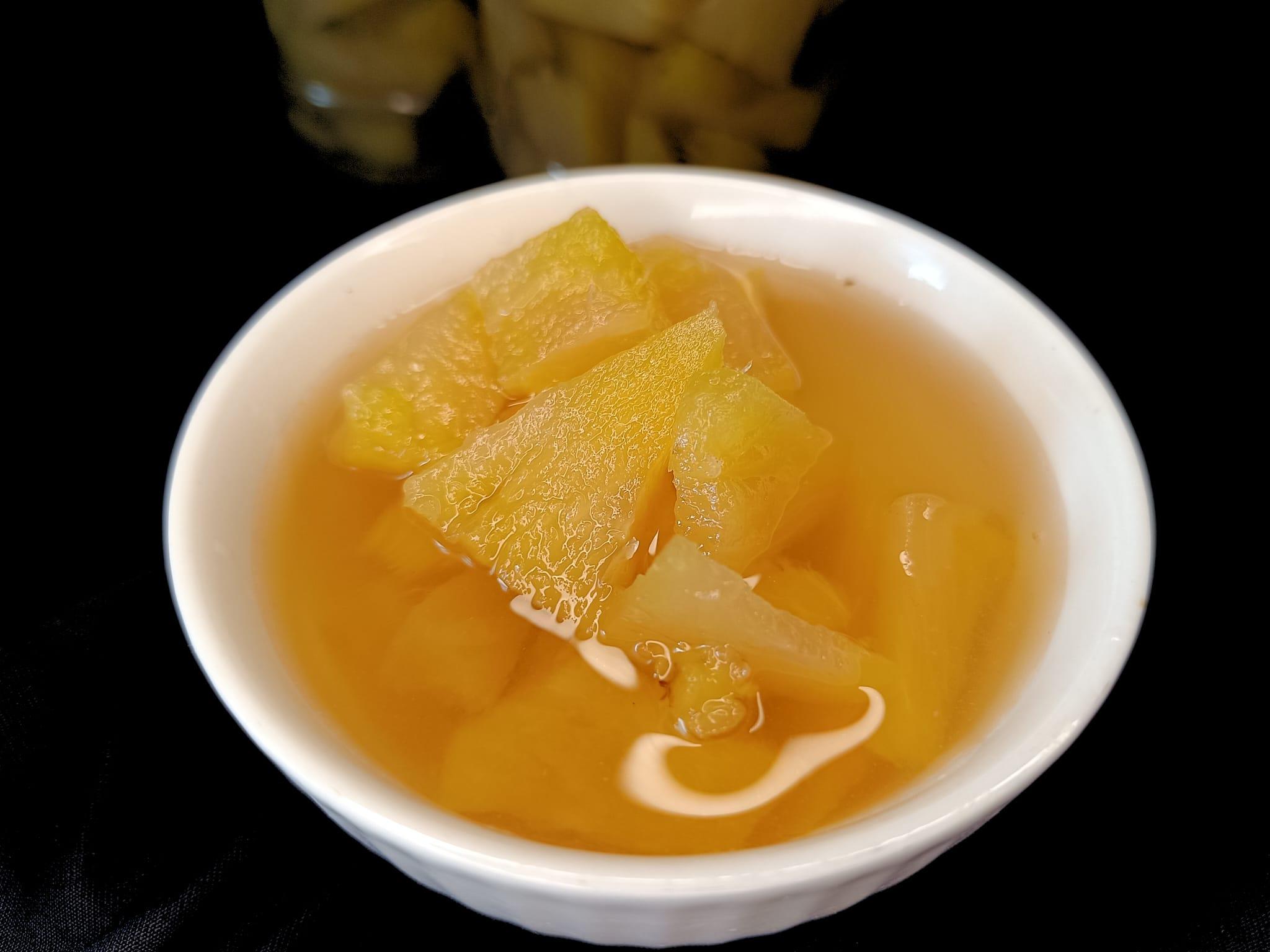 Compot de ananas identic cu cel din conservă • Sasha Cuisine